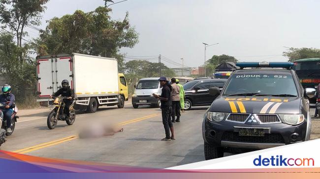 Truk Kontainer Tabrak Biker Hingga Tewas Usai Isi BBM di Gresik