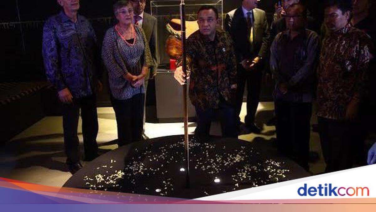 Kini Viral Lagi, Begini Momen Anies Terima Tongkat Pangeran Diponegoro