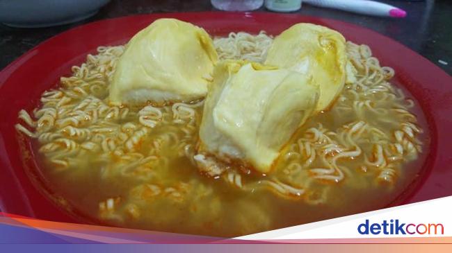 10 'Penistaan' Durian, Jadi Isian Burger hingga Topping Mie Rebus