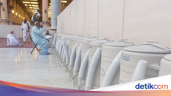 Doa Minum Air Zamzam dan Adabnya Sesuai Sunnah Rasulullah SAW