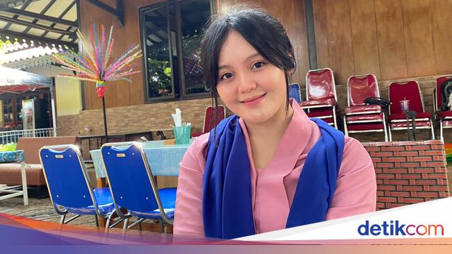 Tia Septiana, Putri Mandra yang Cantik dan Sigap di Dapur Ngacir