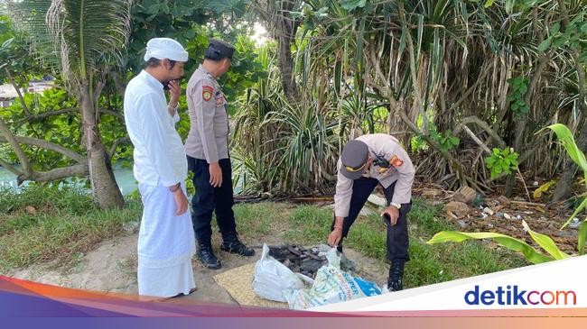 Tukang Kebun Temukan Keris dan Patung di Sungai, Diduga Keramat Tukang Kebun Temukan Keris dan Patung di Sungai, Diduga Keramat