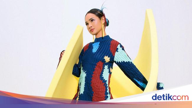 8 Foto Koleksi Calla The Label x Andien, Busana Berjiwa Muda