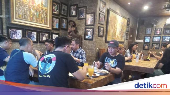 Warung Mak Beng Tempat Makan Legendaris di Denpasar, Sudah Mampir?