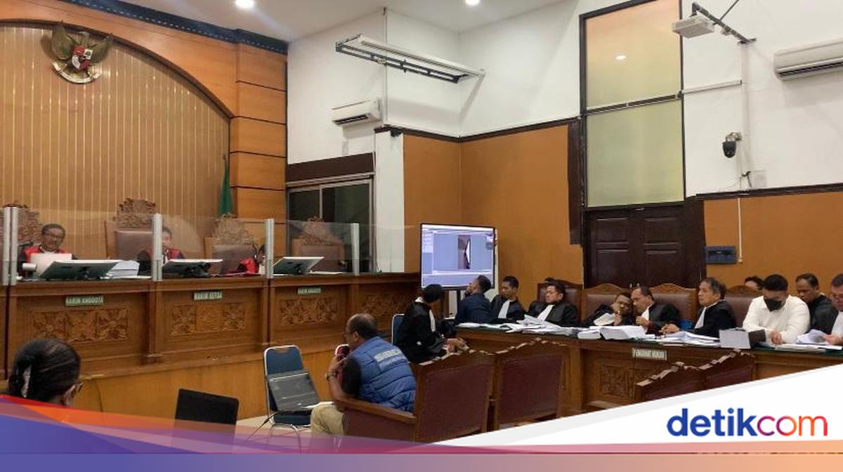 Reaksi Mario Dandy Saat Rekaman CCTV Penganiayaan David Diputar di Sidang