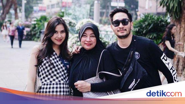 7 Potret Kebersamaan Syahnaz dengan Mertuanya yang Jarang Disorot