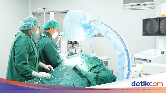RS Royal Progress Menjawab: Bisakah Tulang yang Skoliosis Diluruskan Lagi?