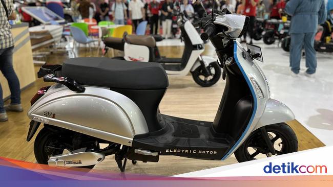 Lihat Lebih Dekat Skuter Listrik Viar EV1 yang Tampangnya Mirip Vespa