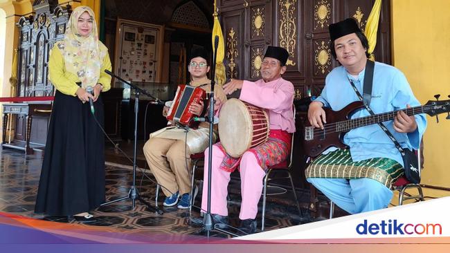 Sircombo, Melestarikan Musik Melayu dan Hibur Pengunjung Istana Maimun