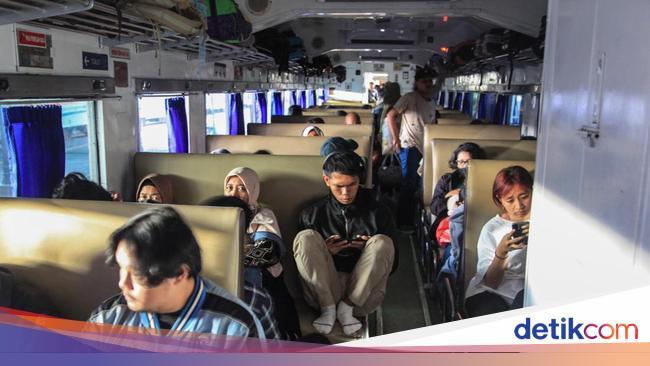 Penumpang Kereta Api Melonjak saat Libur Idul Adha