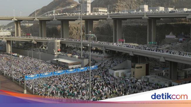 Melontar Jumrah Aqabah, Tata Cara hingga Makna Filosofis