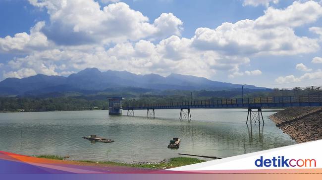Syahdunya Wisata Waduk Gembong Pati, Berlatar Pegunungan Muria