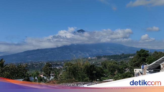 Gunung Cikuray: Lokasi, Tarif, dan Rekomendasi Jalur Pendakian