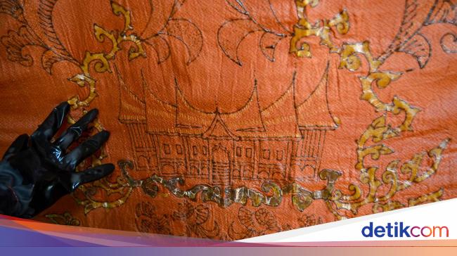 Penampakan Produksi Batik Ampas Kopi di Tanah Datar