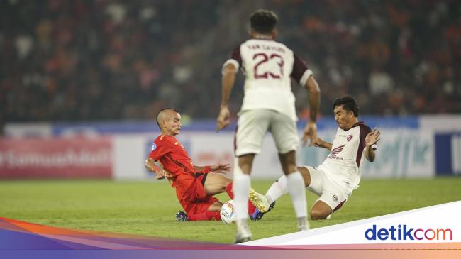 Dramatis! PSM Makassar Kalah 2-3 dari Persija Jakarta Dramatis! PSM Makassar Kalah 2-3 dari Persija Jakarta