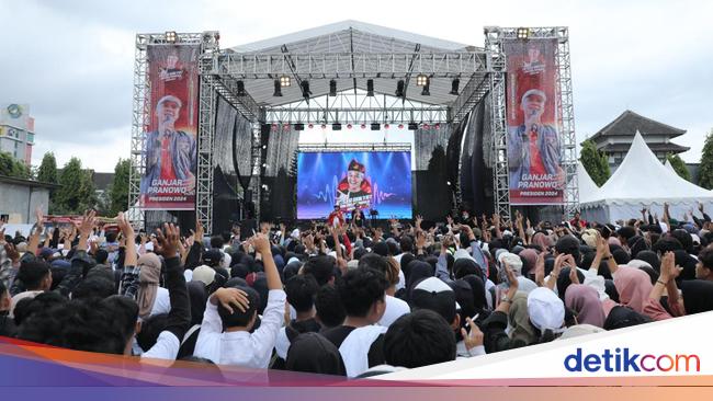 Dekatkan Pemuda dengan Ganjar, Relawan Gelar Pesta Rakyat di Magelang Dekatkan Pemuda dengan Ganjar, Relawan Gelar Pesta Rakyat di Magelang