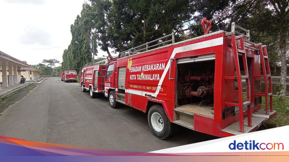 Tugas Teraneh Damkar Kota Tasik: Ganti Baterai Kunci Motor di Ciamis