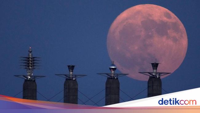 Dampak Supermoon Timbulkan Banjir Rob di Pesisir Jatim hingga 2 Hari ke Depan