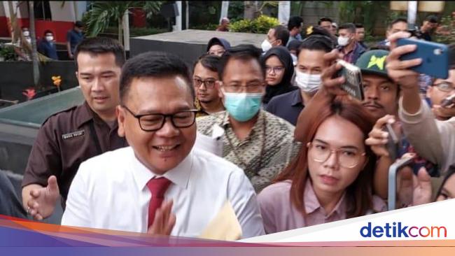 Tiba di Gedung KPK, Brigjen Endar Disambut Tepuk Tangan Pegawai Tiba di Gedung KPK, Brigjen Endar Disambut Tepuk Tangan Pegawai
