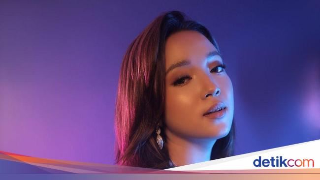 Belum Setahun Debut, Bunga Reyza Siapin Banyak Lagu Belum Setahun Debut, Bunga Reyza Siapin Banyak Lagu