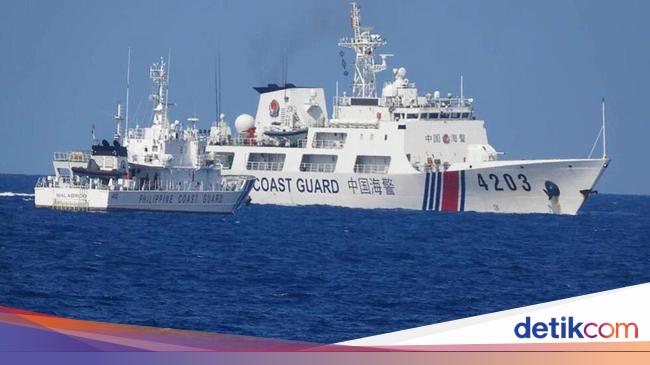 Tegang! Kapal China Dituduh Blokir Kapal Filipina di Laut China Selatan