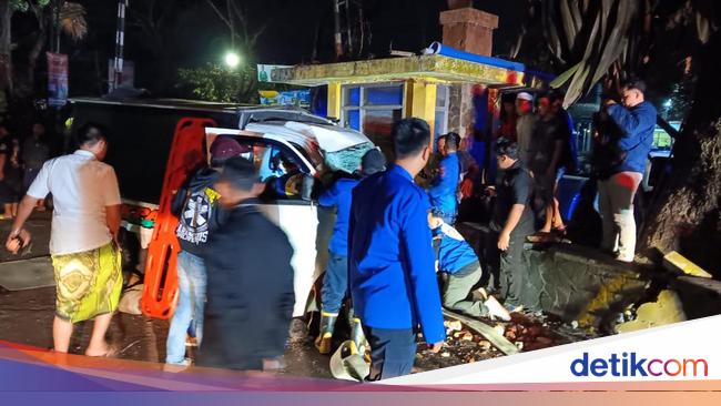 2 Pemotor di Malang Tewas Tertabrak Pikap Saat Menyeberang Jalan