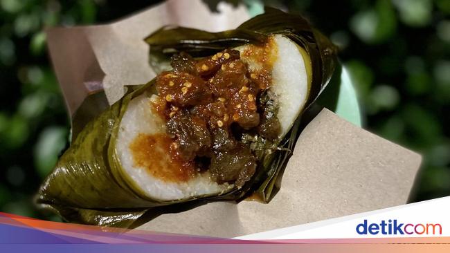 Antre Panjang Demi Bacang Isi Jando yang Kenyal dan Juicy