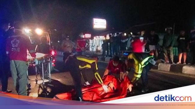 Tabrak Truk Parkir di Jalan Jogja-Solo, Pemotor di Klaten Tewas