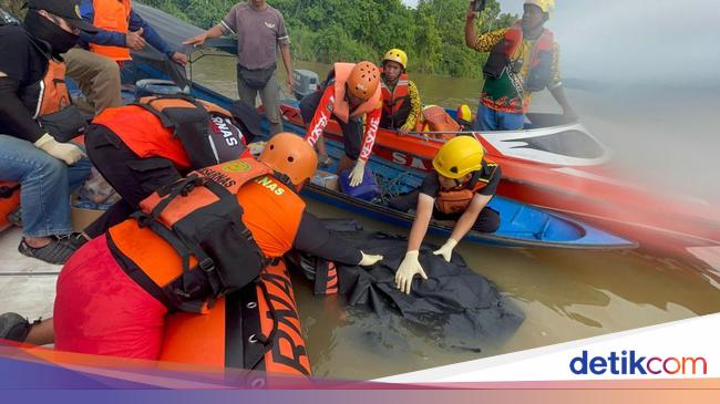 Perahu Bawa 4 ABK di Kukar Hanyut ke Bawah Kapal Tongkang, 1 Orang Tewas Perahu Bawa 4 ABK di Kukar Hanyut ke Bawah Kapal Tongkang, 1 Orang Tewas