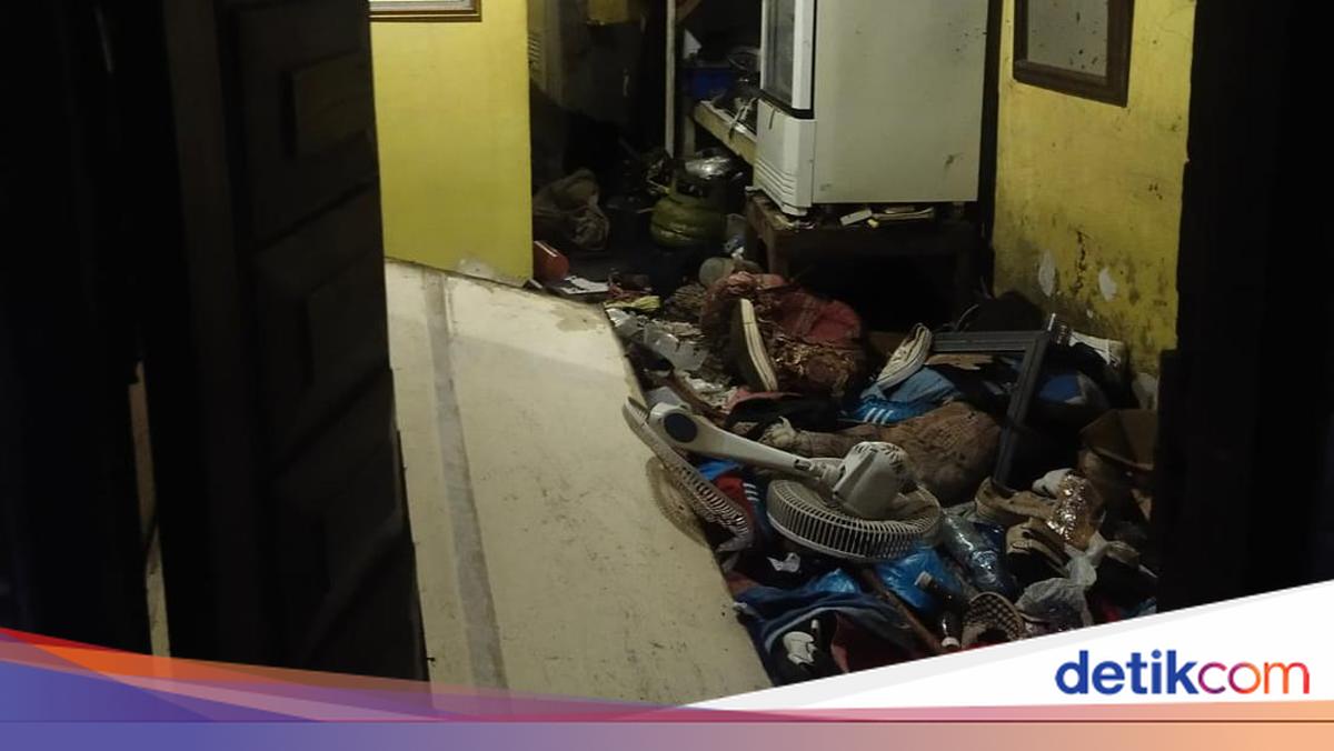 Ledakan Tabung Gas di Tebet Bikin Barang-barang Terbang Nyangkut di Atap