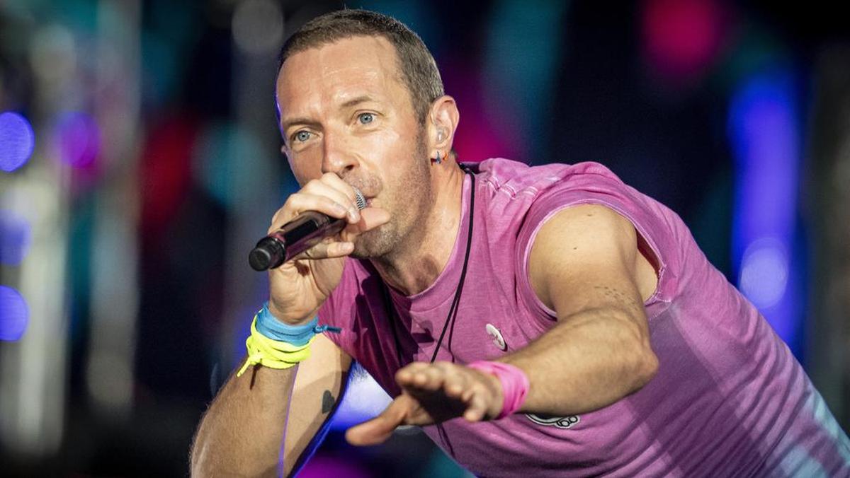 Plus-Minus Nyeker seperti Chris Martin saat 'Ngaspal' di Jakarta
