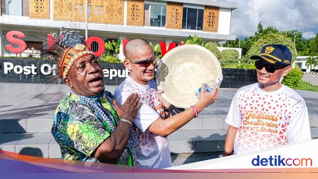 Saat Sandiaga Sambut Dukungan Warga di Papua soal Pilpres 2024