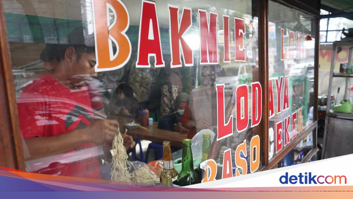 Slurpp! Lomie Lodaya yang Kental Gurih Ini Bisa Terjual 140 Mangkuk