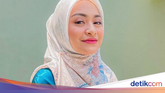 Ustaz Derry Sulaiman Ungkap Alasan Natalie Holscher Buka Hijab