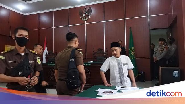 Keluarga Korban Harap MA Tak Ringankan Hukuman ke Alwi Terdakwa Revenge ... Keluarga Korban Harap MA Tak Ringankan Hukuman ke Alwi Terdakwa Revenge ...