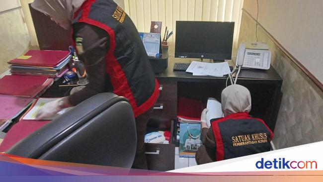 Penampakan Tim Kejati Geledah Kantor Dispertaru DIY soal Mafia Tanah