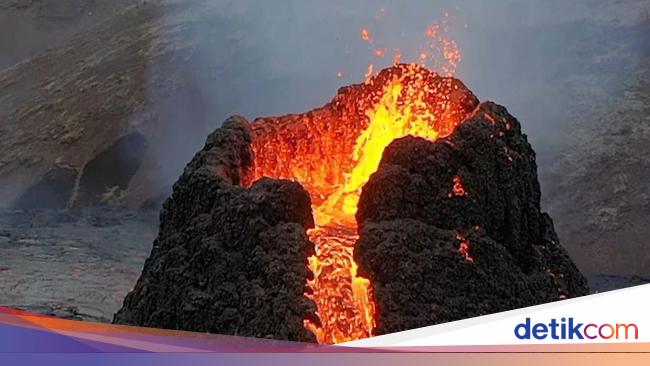 Potret Aliran Lava Panas Gunung Api di Islandia