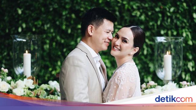Resmi Cerai, 8 Potret Mesra Shandy Aulia dan David Herbowo Tinggal Kenangan