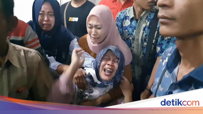 Sidang Vonis Pembunuhan Siswi SMP di Mojokerto Ricuh: Putusanmu Keliru Pak