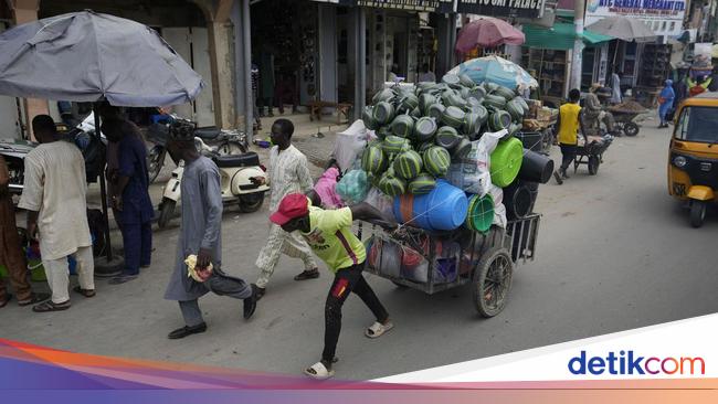 Subsidi BBM Dihapus, Presiden Nigeria Bakal Beri 'BLT'