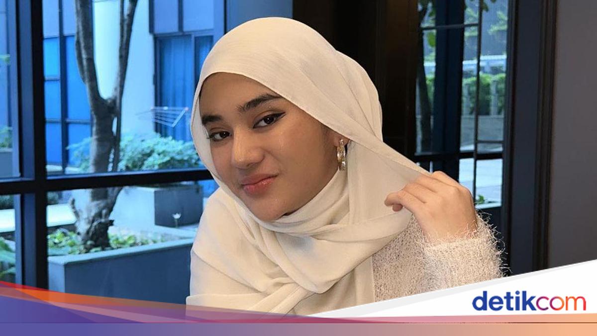 Clara Shinta Diam-diam Mualaf dan Jalani Umrah, Begini Pesan Ibunda