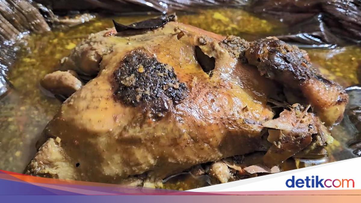 Gurih Meresap! Betutu Gunaksa Dibakar 12 Jam Pakai Kulit Pinang Tua