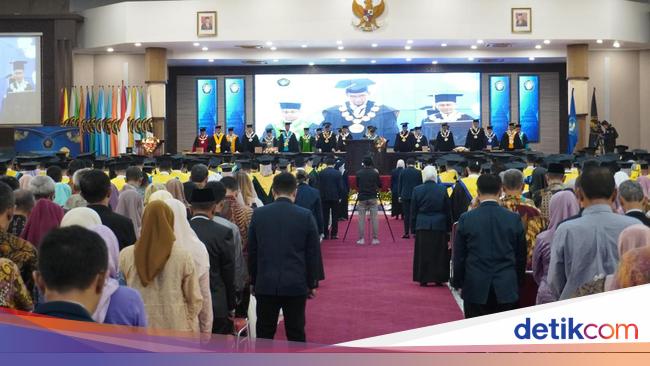 Dua Mahasiswi Universitas Brawijaya Lulus Cum Laude