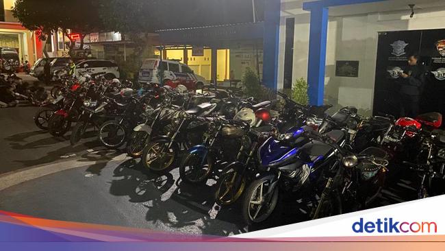 51 Motor Bodong dan Berknalpot Brong Diamankan ke Mapolres Blitar Kota
