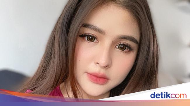 5 Potret Thya Sethya dengan Penampilan Baru