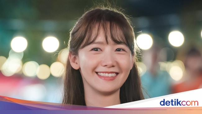 7 Gaya Street Style Yoona SNSD yang Curi Atensi di Drakor King the Land