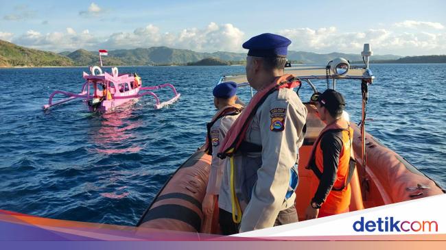 Pemancing Ikan Hilang Saat Ambil Dayung Perahu di Laut