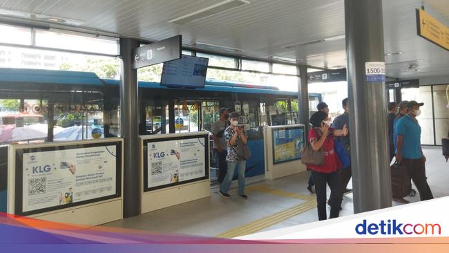 Halte TransJakarta Kampung Melayu Beroperasi Lagi, Penumpang Senang