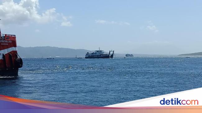 Tali Penarik Putus, Kapal Kandas di Selat Bali Tak Kunjung Bisa Dievakuasi