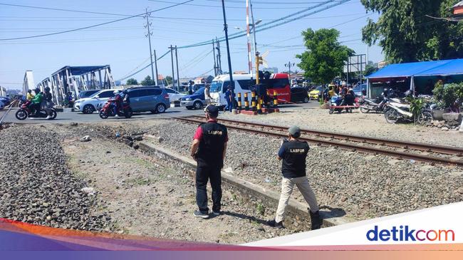Buntut Tabrakan KA Vs Truk, KNKT Audit Perlintasan Rel Madukoro Semarang